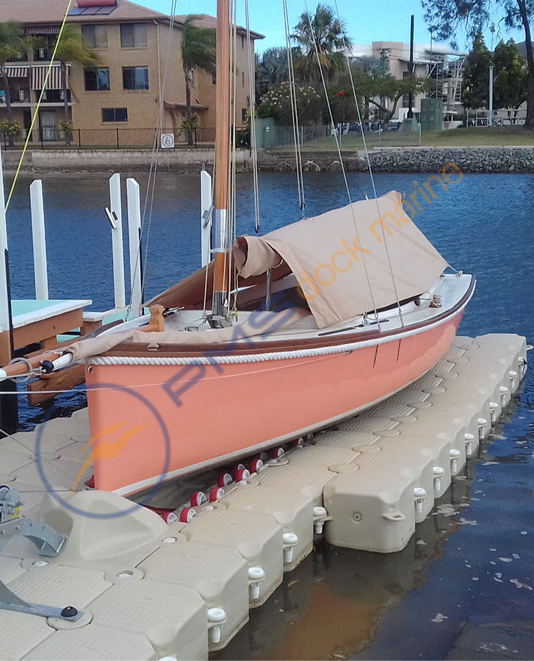 Miami Boat Port: Coastal Oasis Discovery